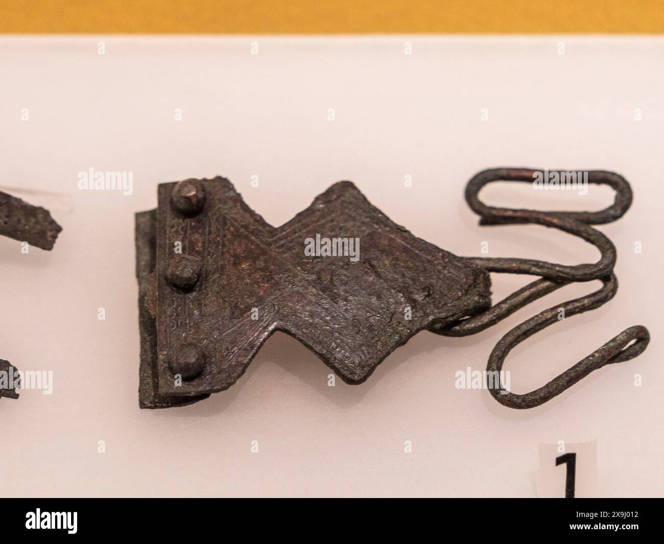 Celtic type belt brooch, 7th-3rd century BC. Mesa Del Almendro, Lora ...