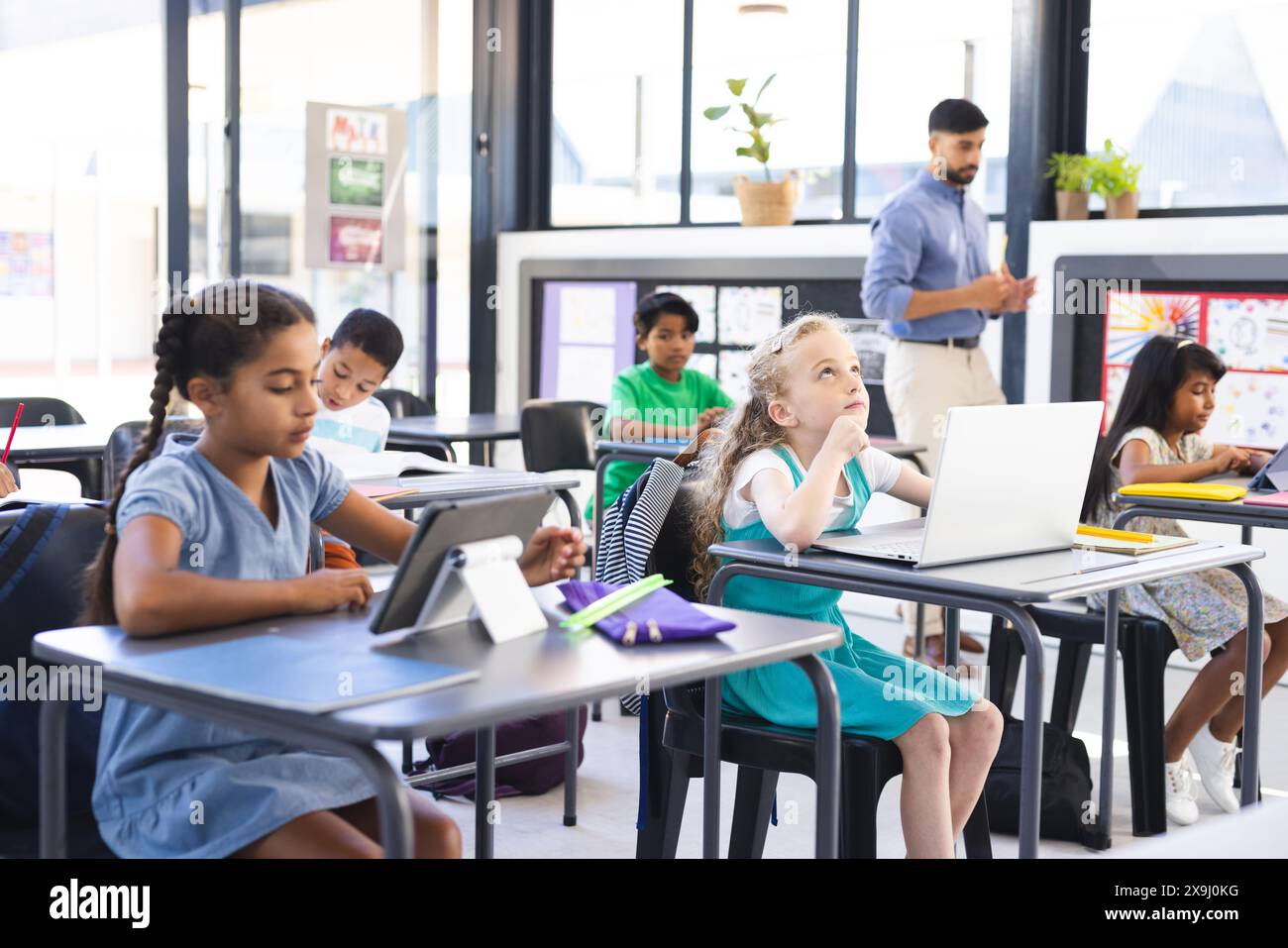 Multicultural children classroom hi-res stock photography and images ...