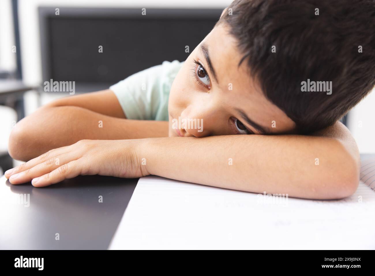 Inattentive student classroom hi-res stock photography and images - Alamy