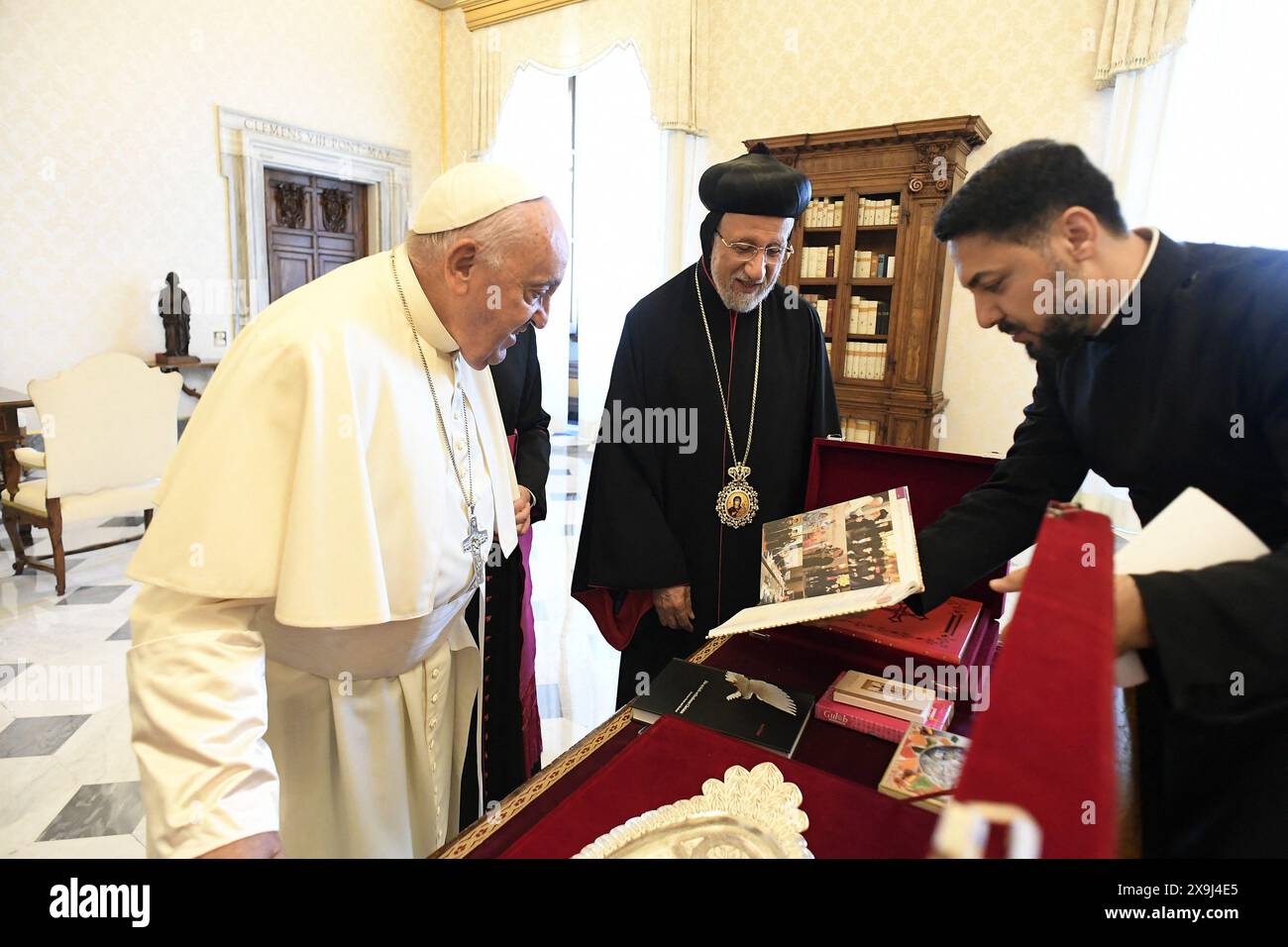 Pope Francis meets Metropolitan bishop Filuksinos Yusuf Cetin ...