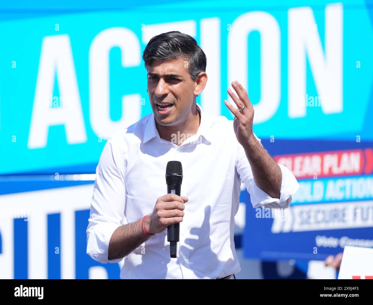 Prime Minister Rishi Sunak launches the Conservative campaign bus at ...