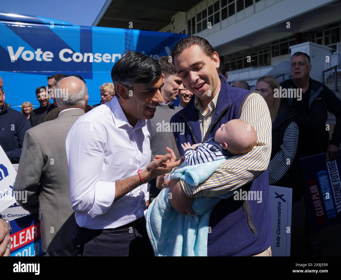 Prime Minister Rishi Sunak meets Jack Symon and his son George at the ...