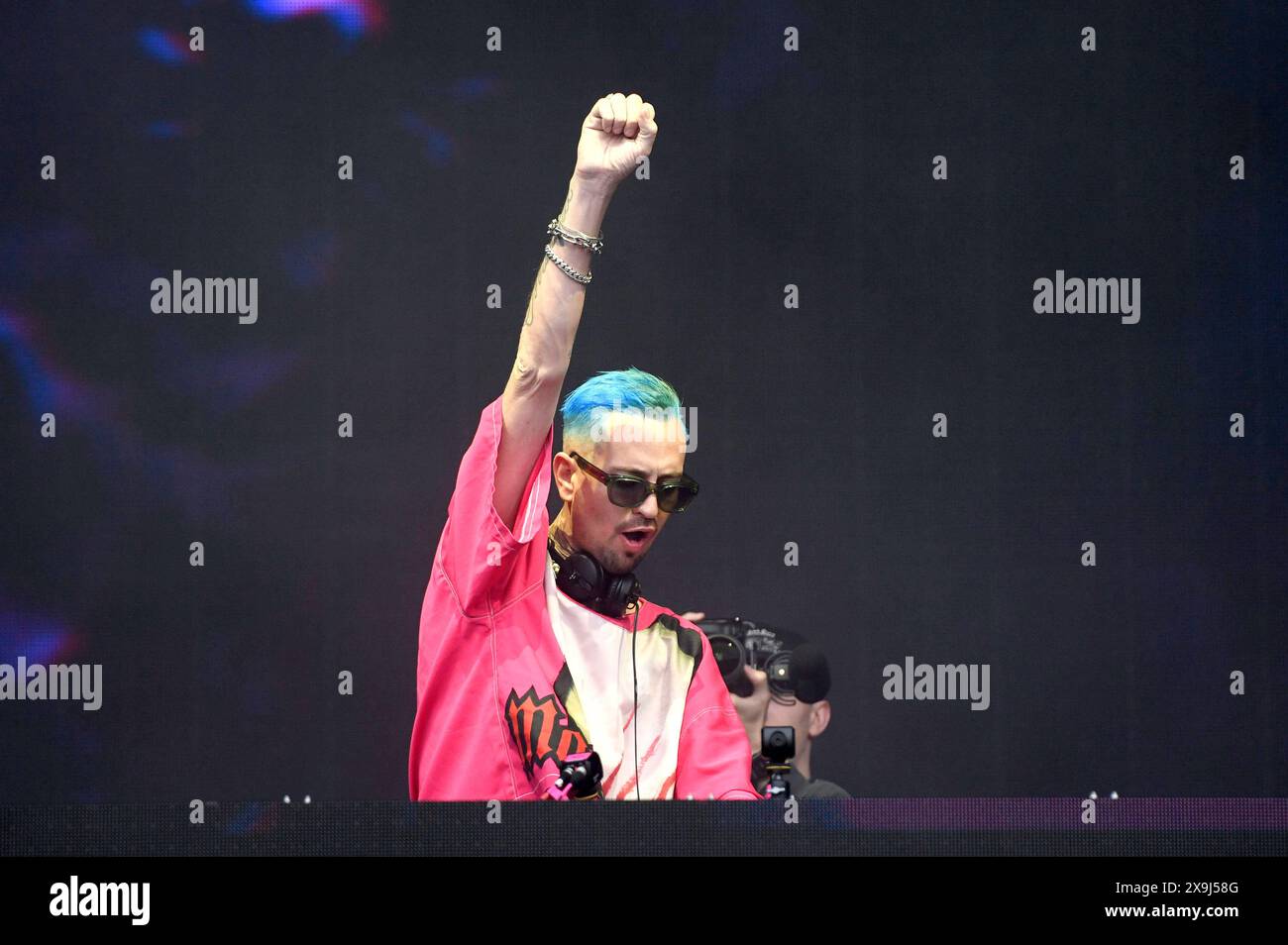 Robin Schulz live bei der N-Joy Starshow 2024 auf der Expo Plaza ...