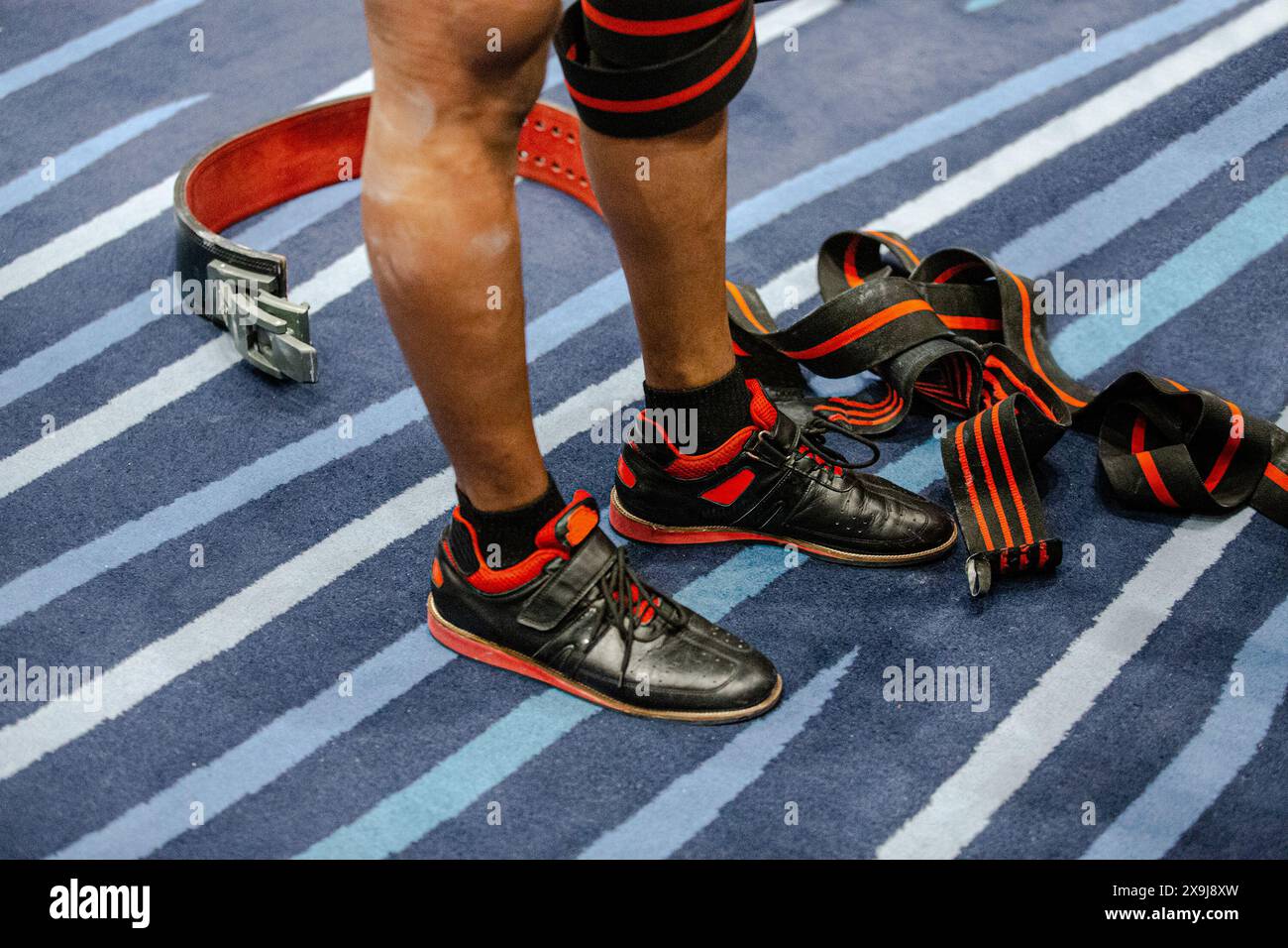 Compression wraps hi-res stock photography and images - Alamy