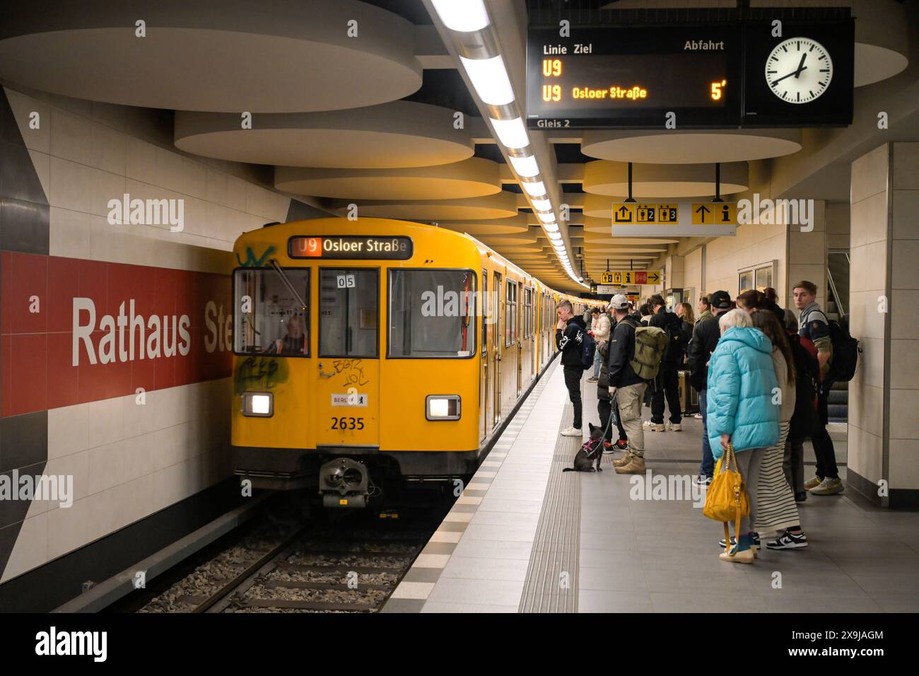 U-Bahnhof Rathaus Steglitz U9, Steglitz, Berlin, Deutschland Stock ...