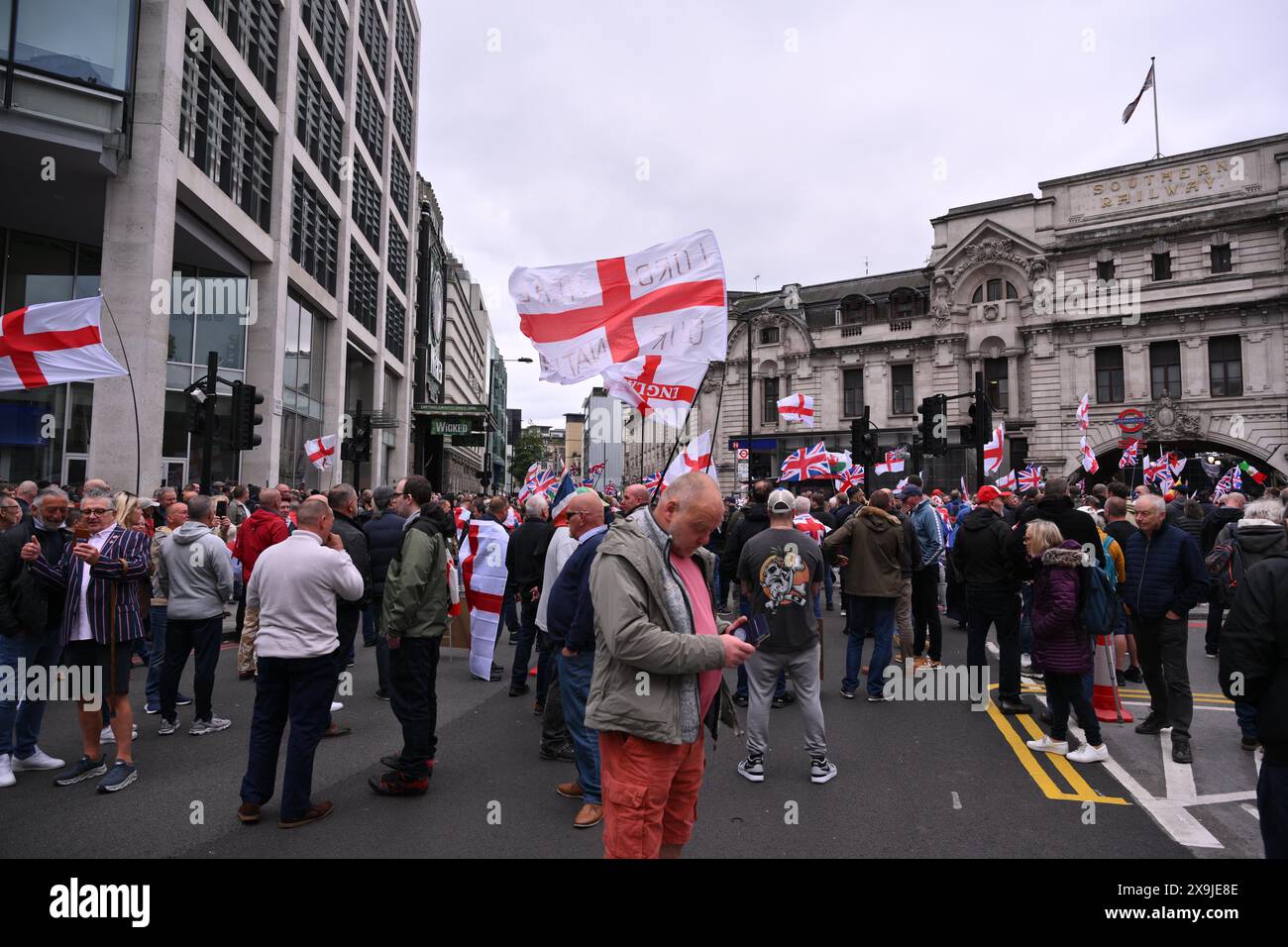 Natlionalists hi-res stock photography and images - Alamy