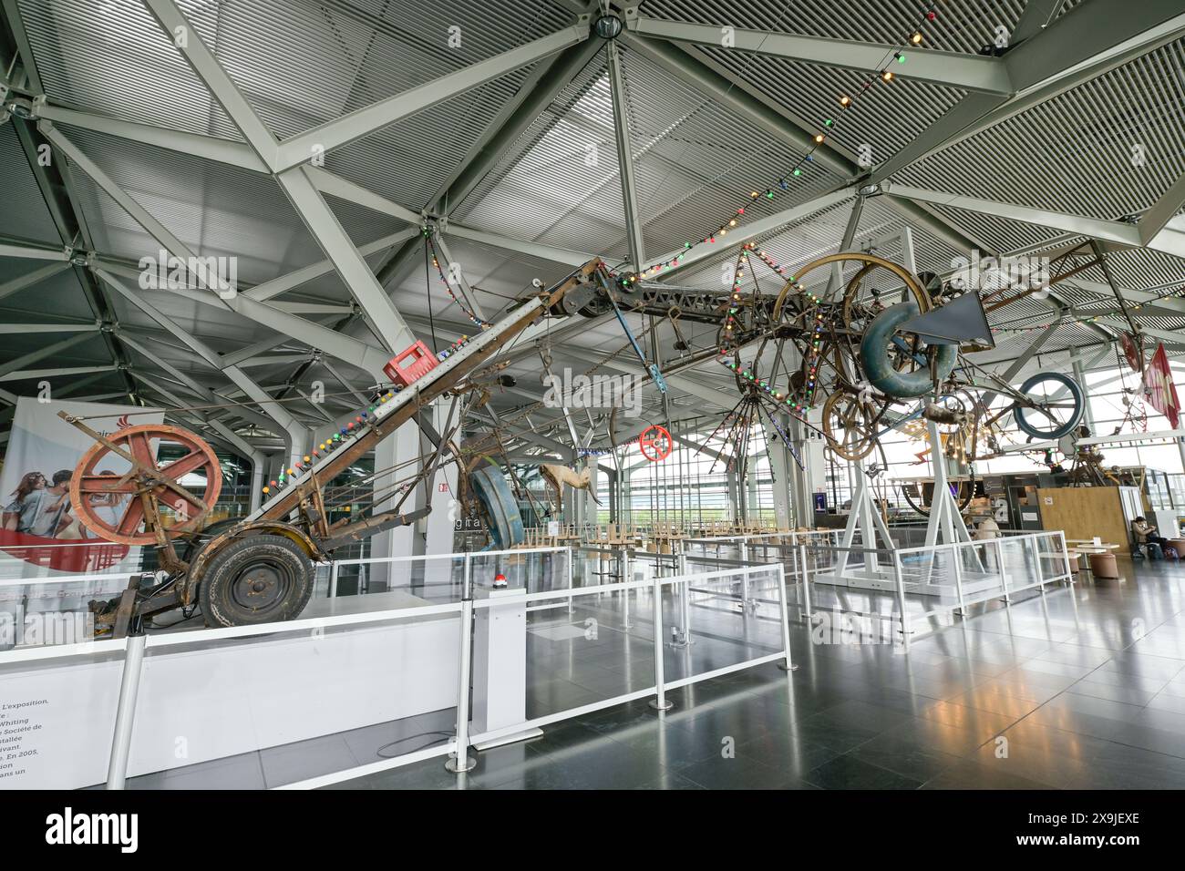 Der Luminator, Kunstwerk von Jean Tinguely, EuroAirport Basel Mulhouse ...