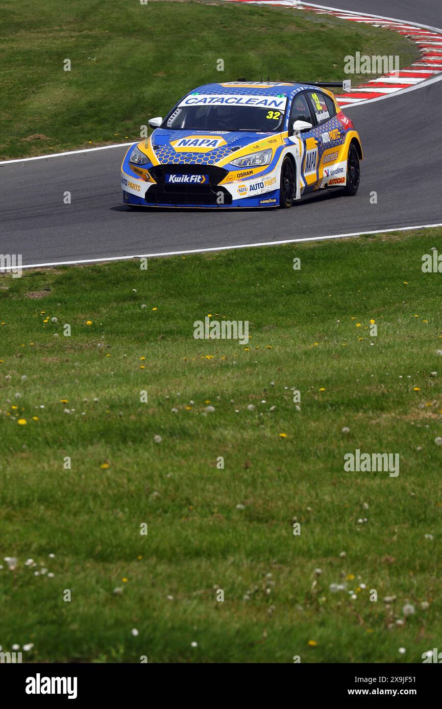 Daniel Rowbottom - Napa Racing UK - driving Ford Focus ST number 32 in ...