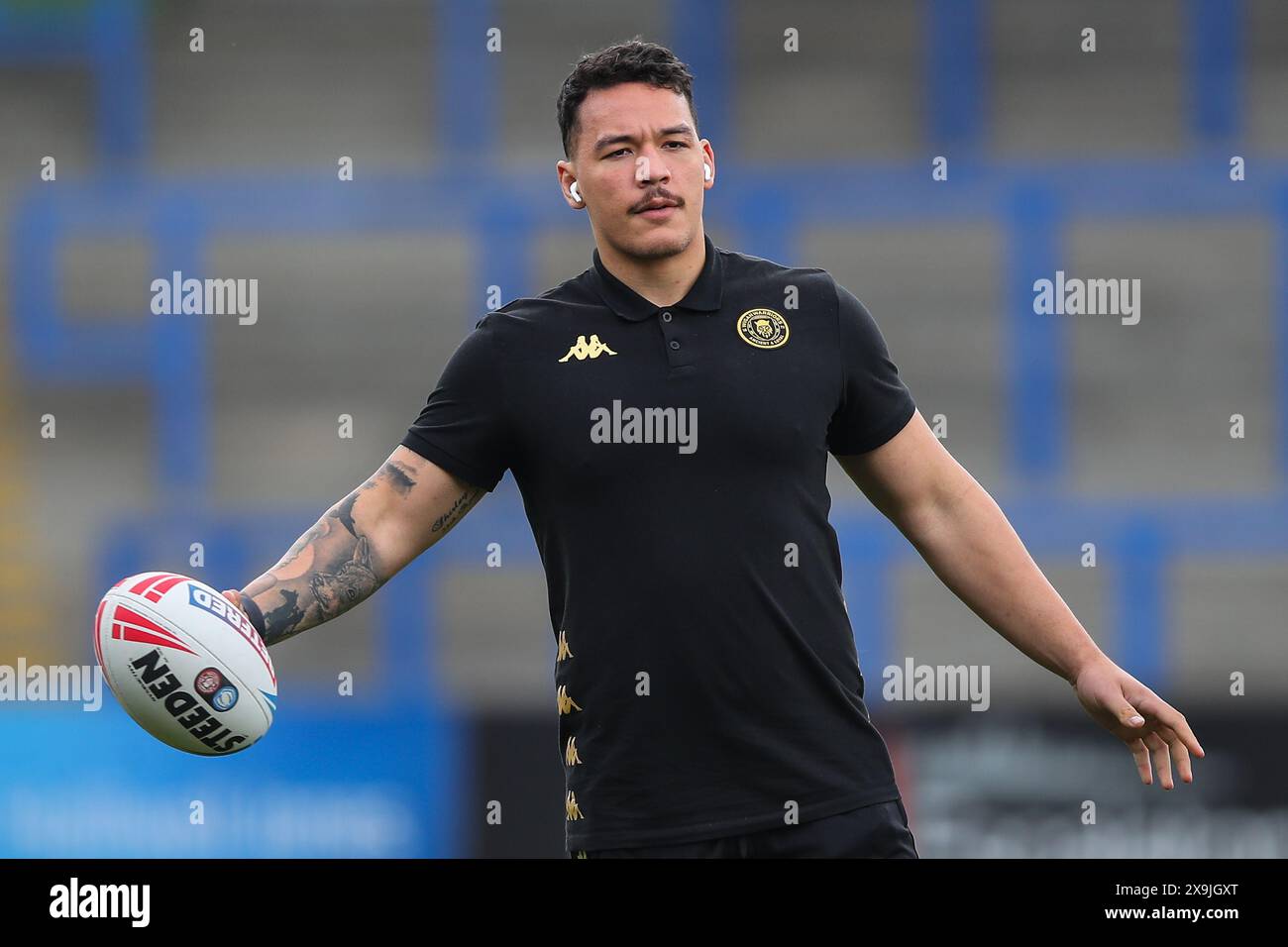 Tyler Dupree of Wigan Warriors arrives ahead of the Betfred Super ...