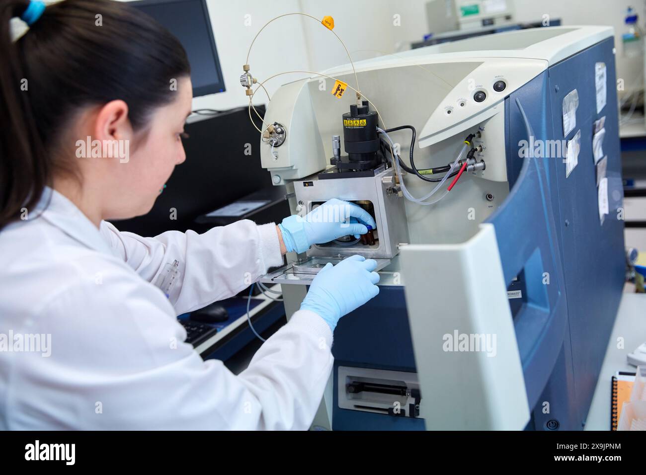 UHPLC, HPLC (UV/VIS and Fluorescence) and HPLC-MS Chromatographs ...