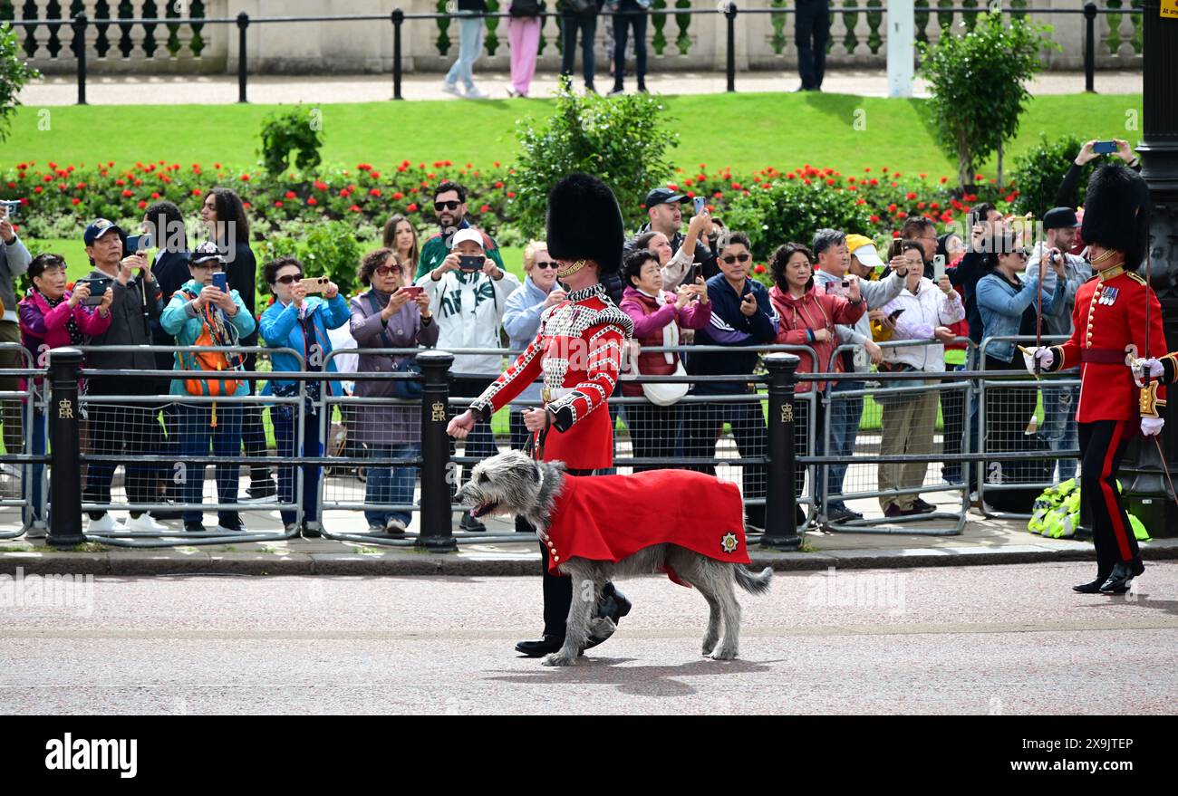 Queen Victoria Memorial, London, UK. 1st June, 2024. The Major General ...