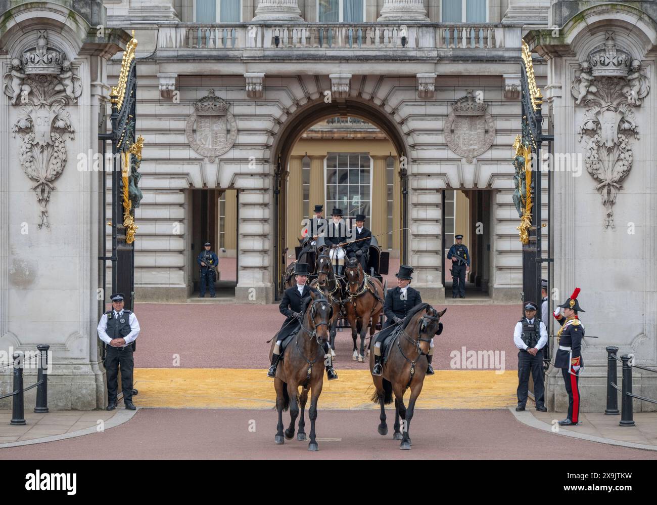 Queen Victoria Memorial, London, UK. 1st June, 2024. The Major General ...