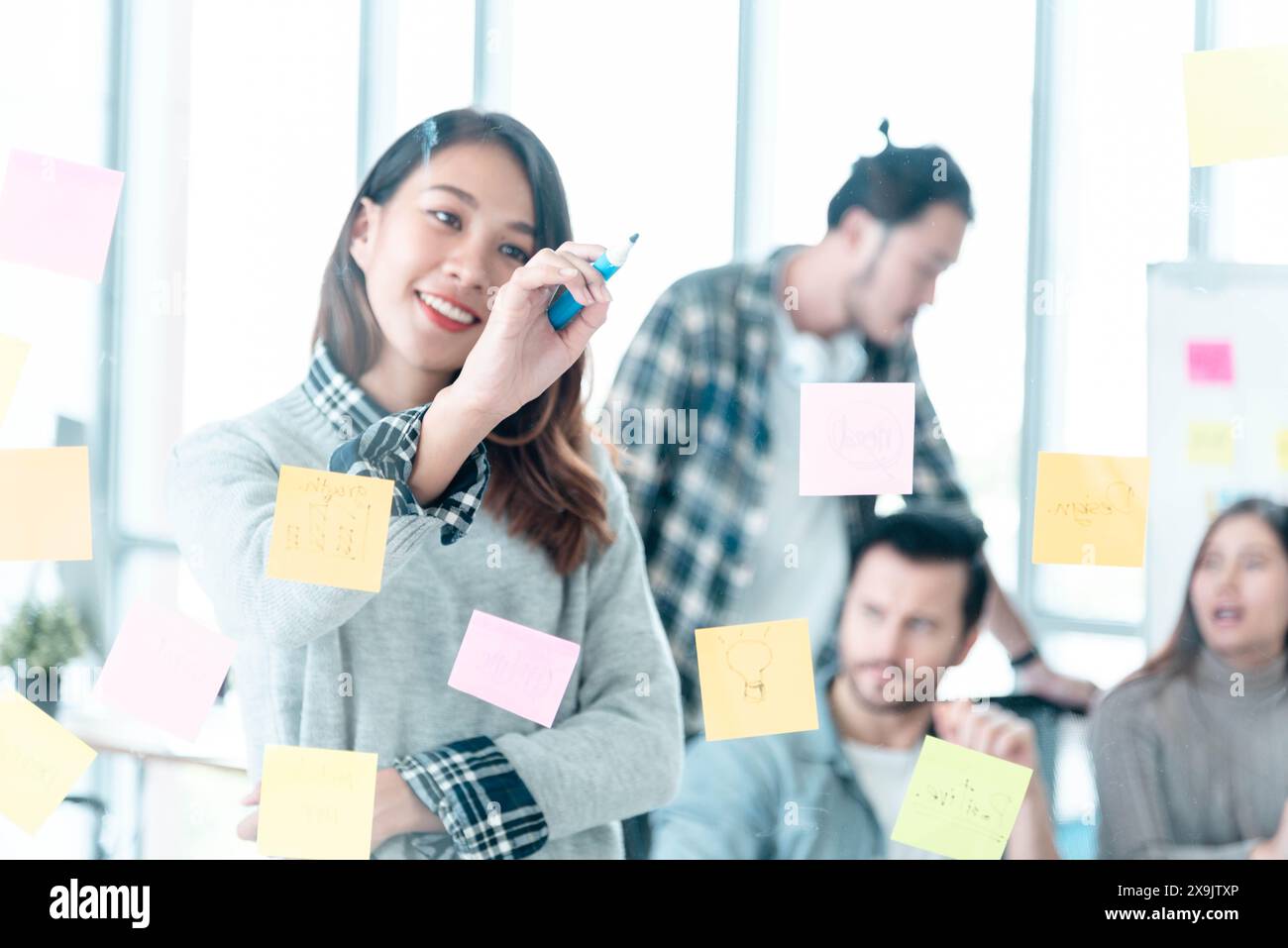 Brainstorming diversity creative design use post it sticky note team ...