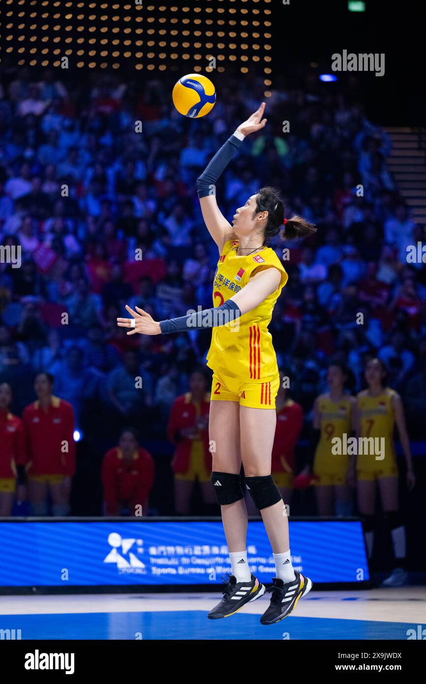 (240601) -- MACAO, June 1, 2024 (Xinhua) -- Zhu Ting of China competes ...