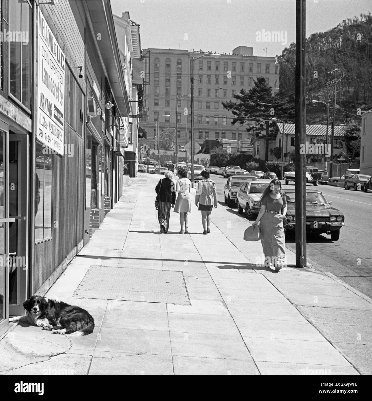 San francisco street scene 70s Black and White Stock Photos & Images ...