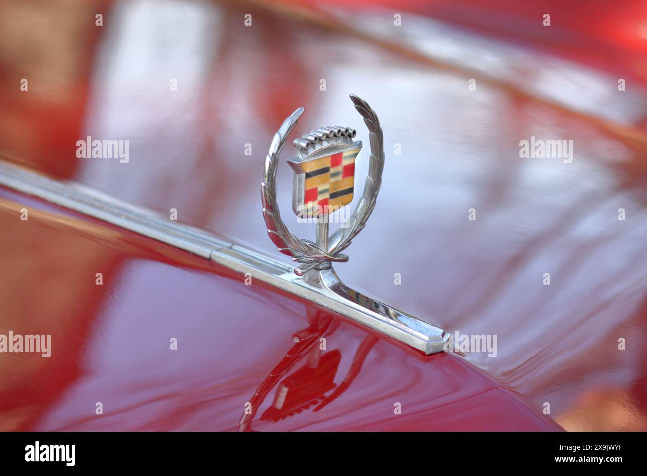 Cadillac vintage car logo hi-res stock photography and images - Alamy