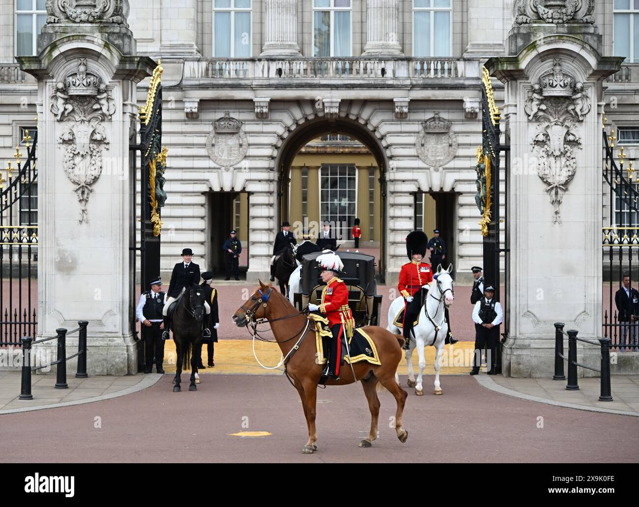 Queen Victoria Memorial, London, UK. 1st June, 2024. The Major General ...