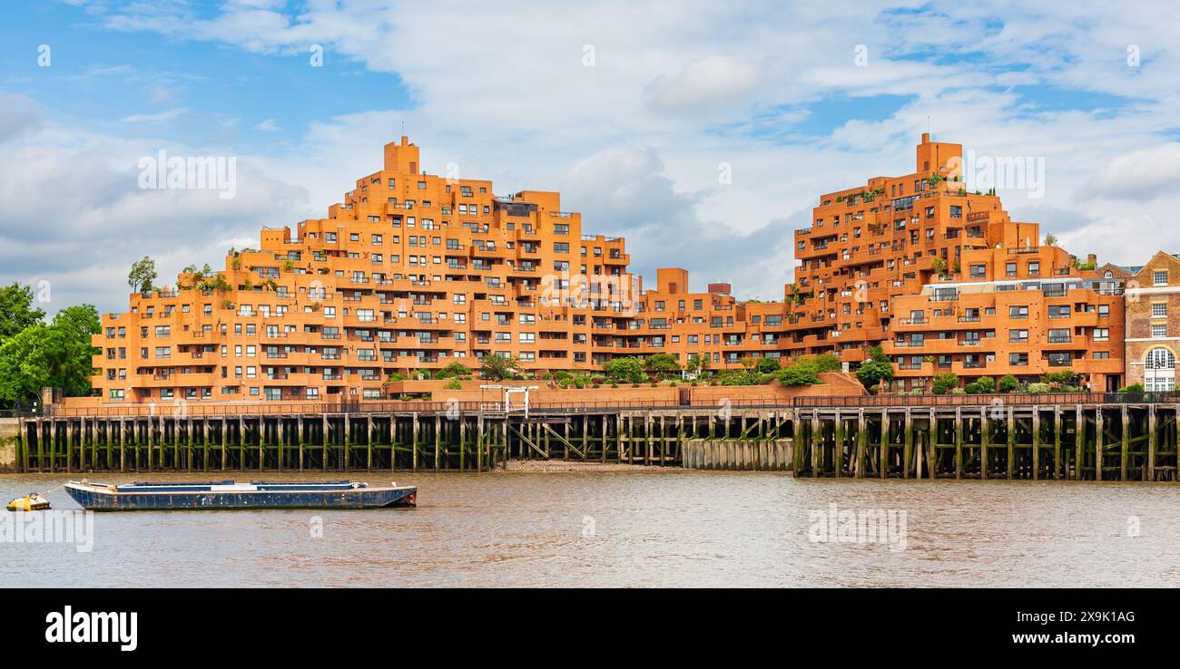 Free Trade Wharf, north River Thames. Red brick apartment complex in ...