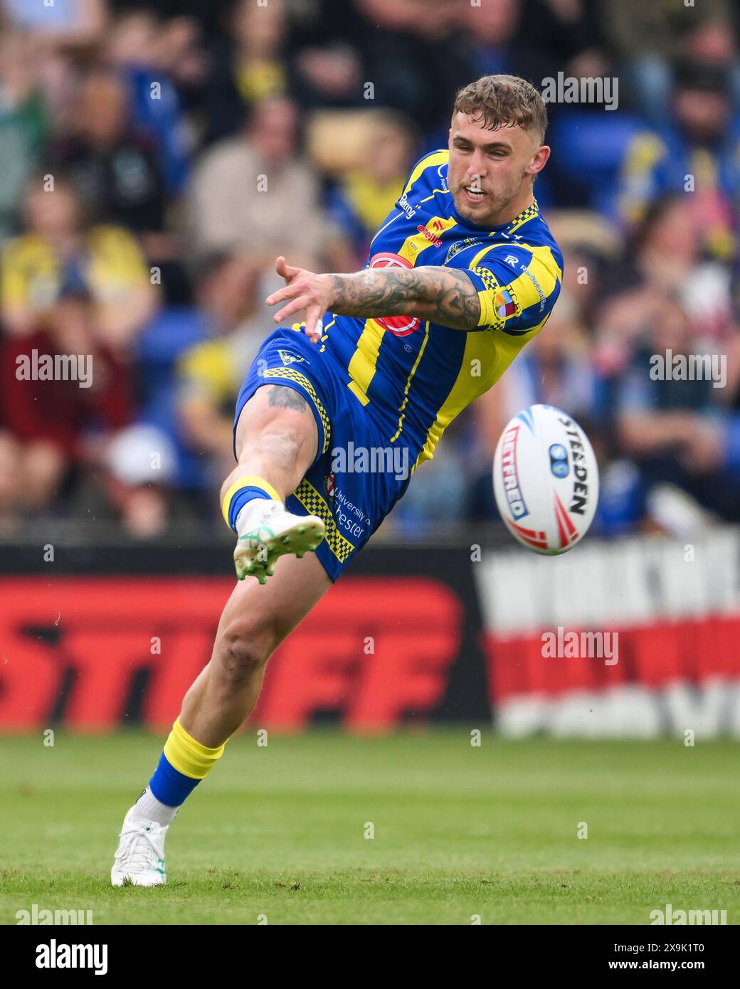 Sam Powell of Warrington Wolves in actionduring the Betfred Super ...