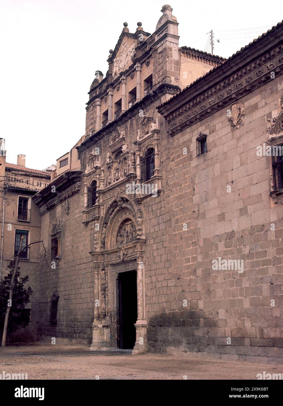 EXTERIOR-HOSPITAL DE STA CRUZ. Author: ENRIQUE EGAS (1455-1534 ...