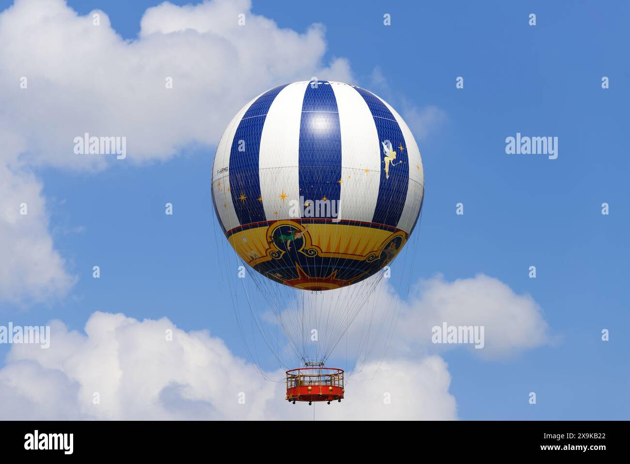 Panoramagique, hot air balloon at Disney Village Paris , the world ...