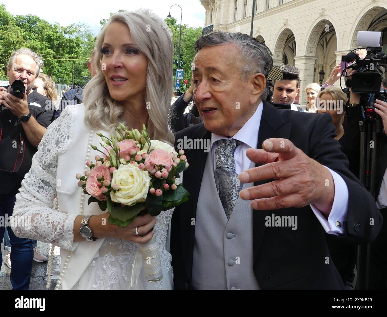 Simone lugner hi-res stock photography and images - Alamy