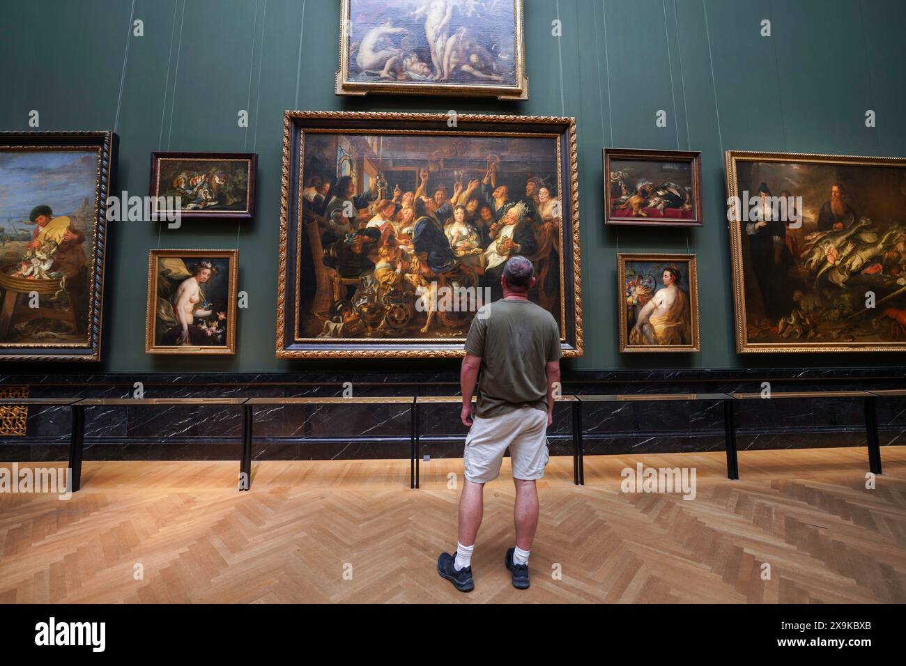 Vienna Art History Museum interior. Art lover enjoying the large ...