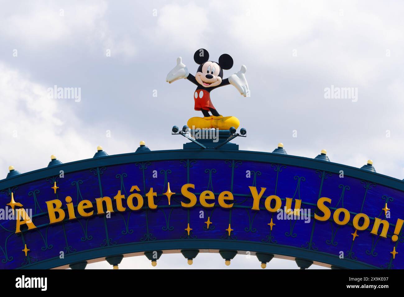 Disneyland Paris Exit Sign . Disneyland Paris is an iconic theme park ...