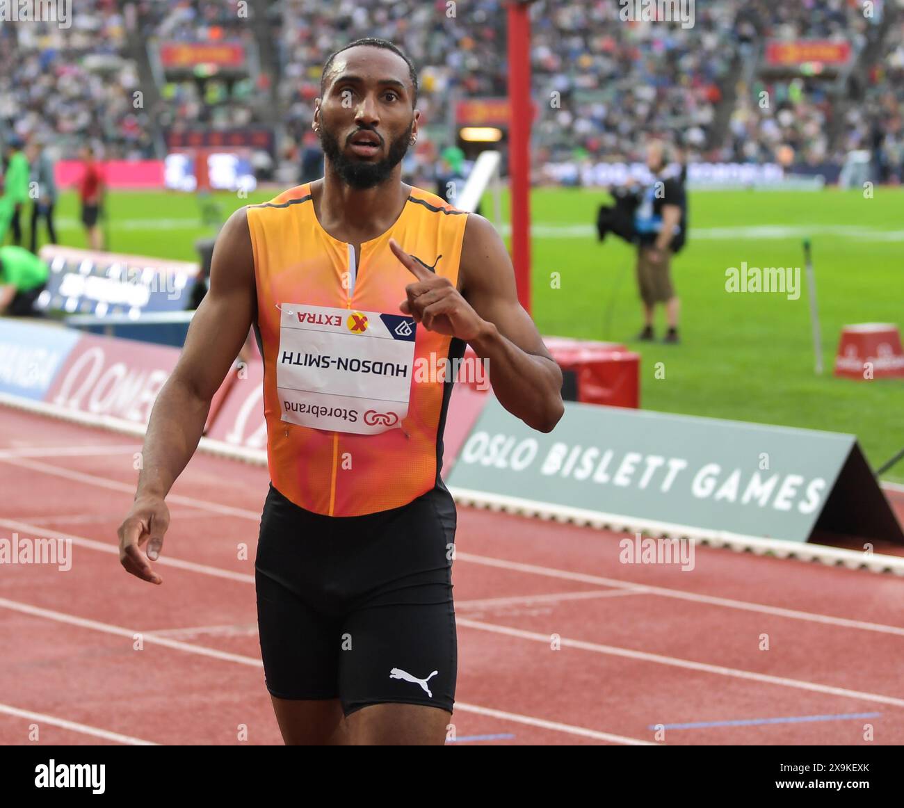 Matthew Hudson-Smith of Great Britain setting a new European record in ...