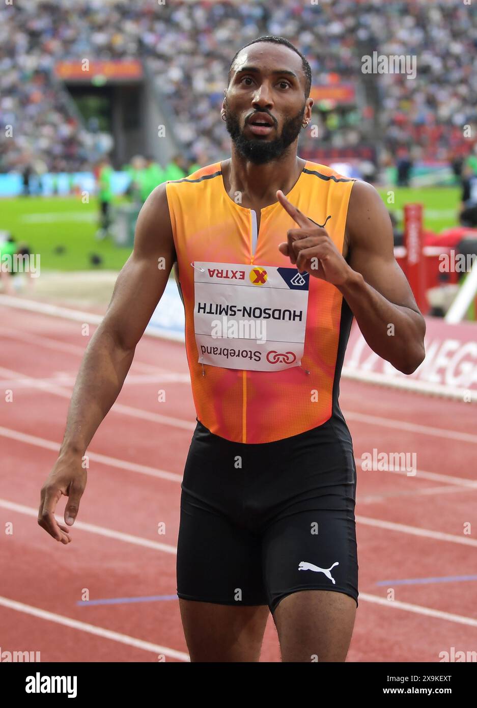 Matthew Hudson-Smith of Great Britain setting a new European record in ...