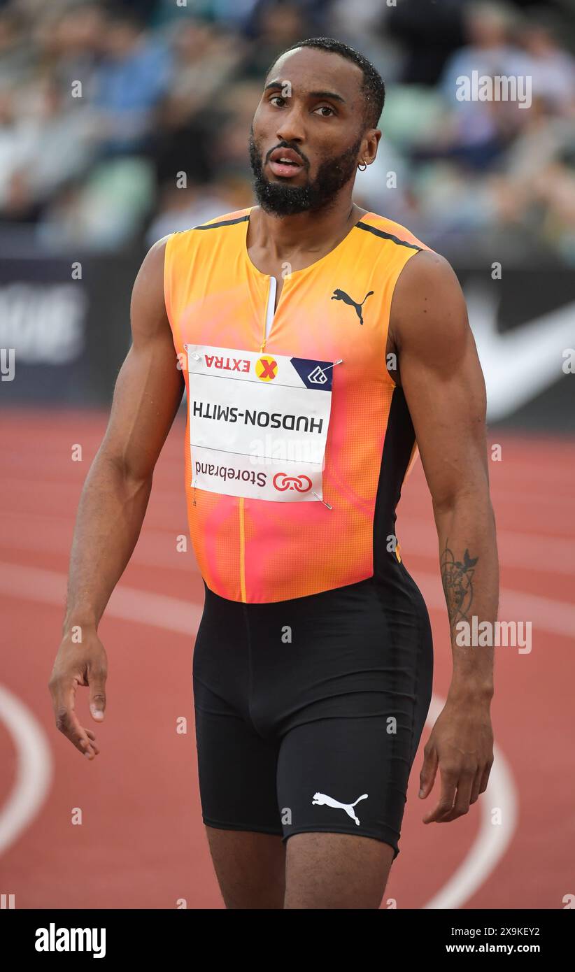 Matthew Hudson-Smith of Great Britain setting a new European record in ...