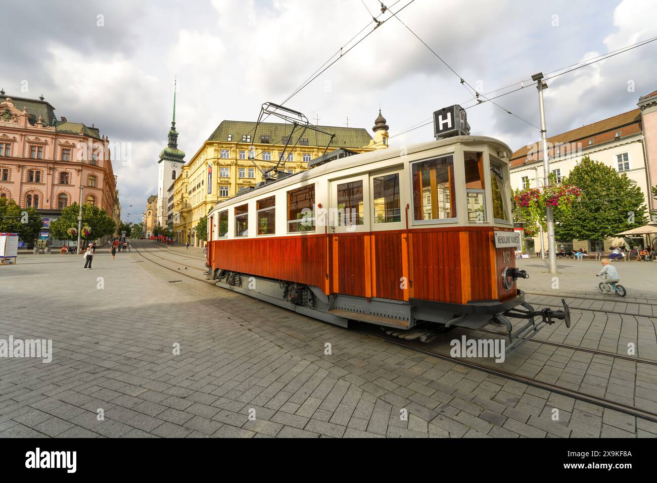 Cityscape freedom square hi-res stock photography and images - Alamy