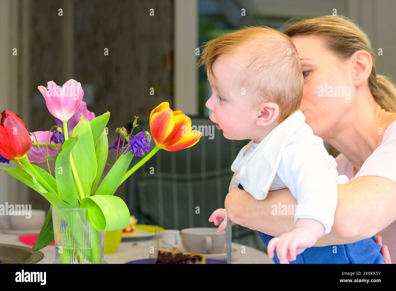 Babys first encounter hi-res stock photography and images - Alamy