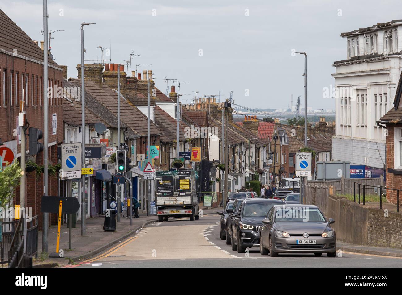 Neighborhood high street hi-res stock photography and images - Alamy