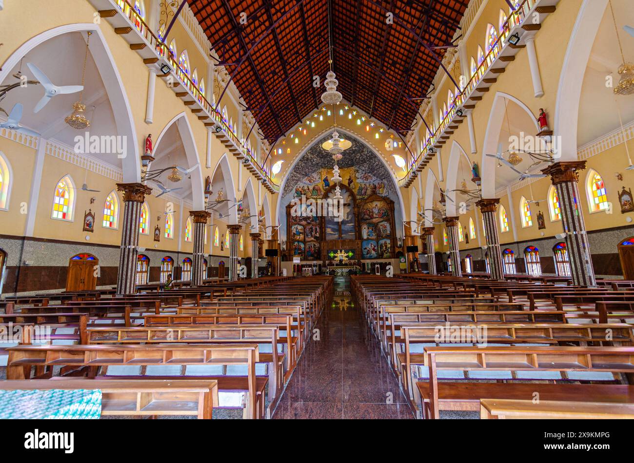 Altar basilica lady fatima hi-res stock photography and images - Alamy