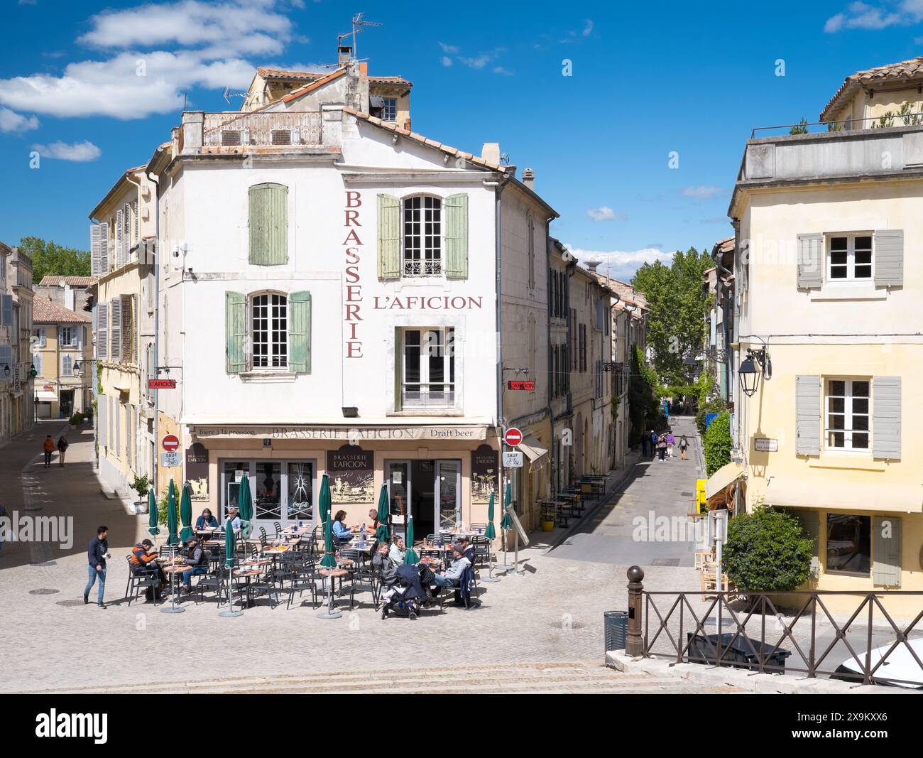 Street scene in Arles Provence Stock Photo - Alamy
