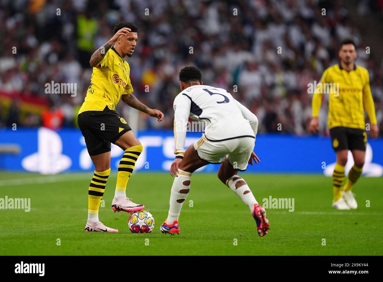 Borussia Dortmund's Jadon Sancho (left) and Real Madrid's Jude ...