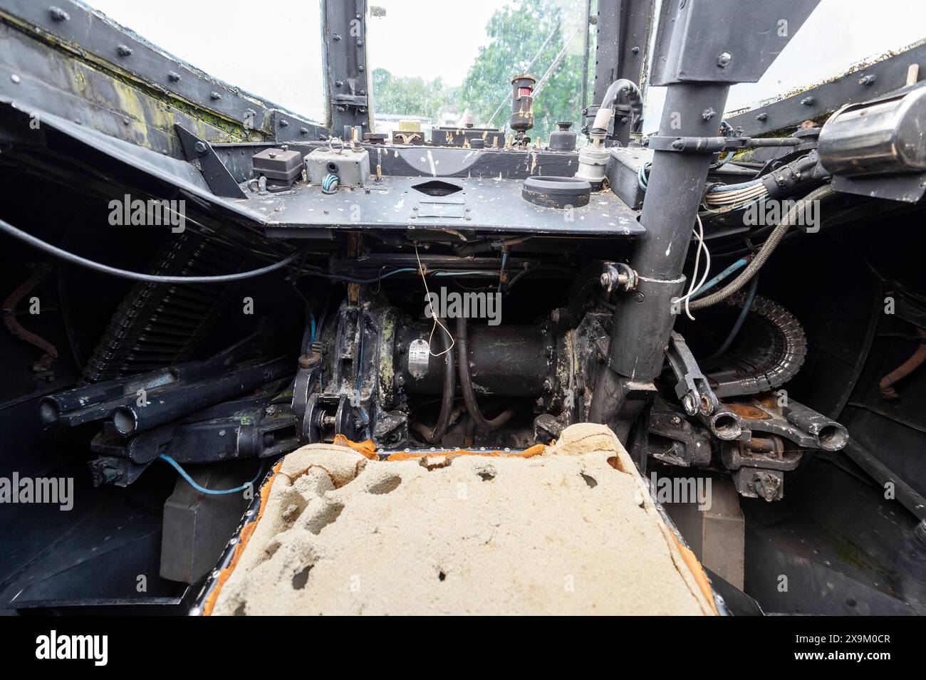 Charlwood, UK. 1 June 2024. Inside the nose cone of an Avro Shackleton ...
