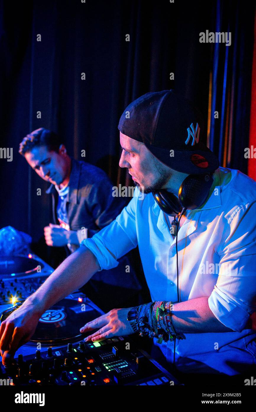 DJ Mighty Atom & DJ Binge Stock Photo - Alamy