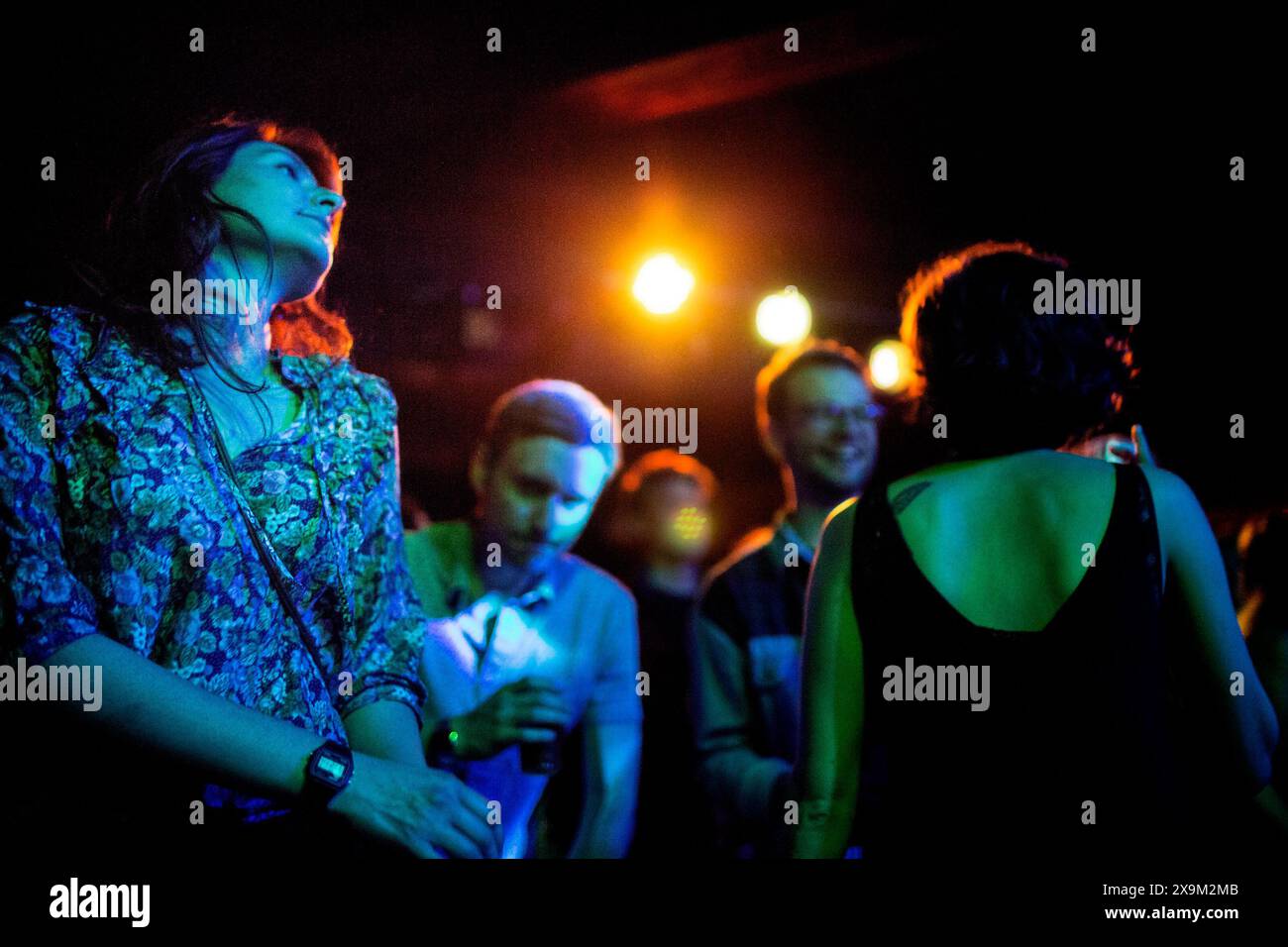 People gig hi-res stock photography and images - Alamy