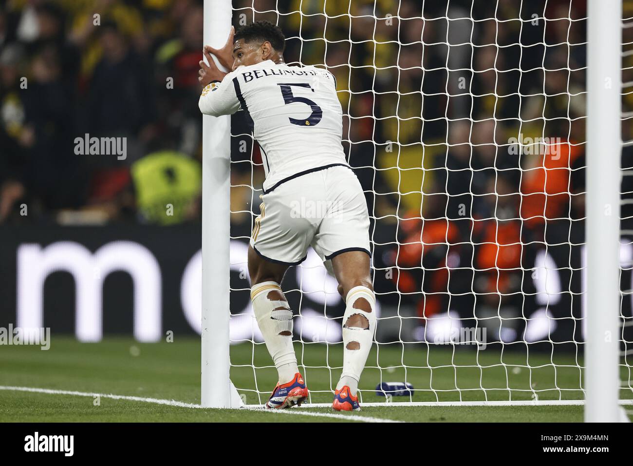Jude bellingham real madrid player hi-res stock photography and images ...