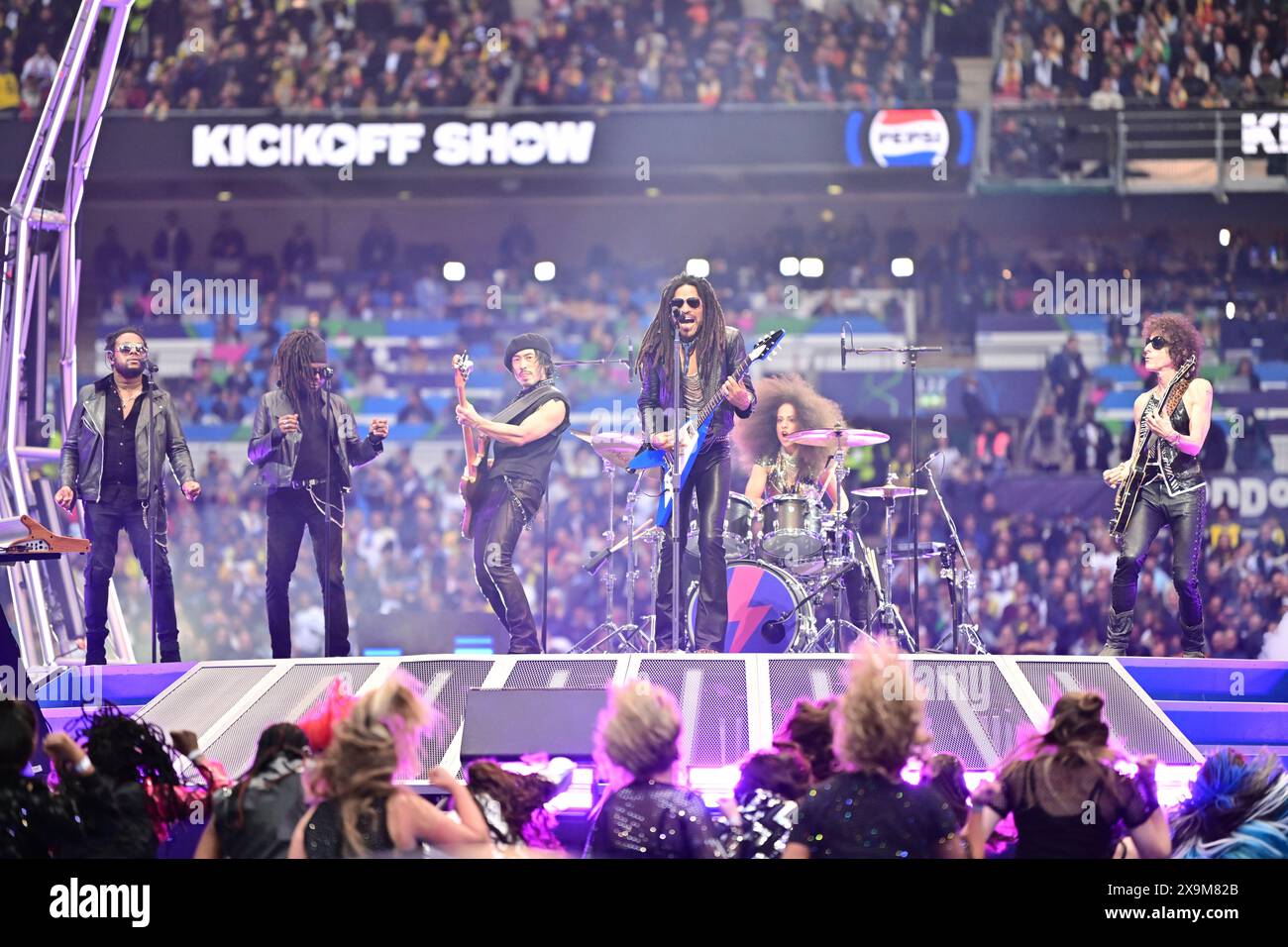 Lenny kravitz 2024 hi-res stock photography and images - Alamy