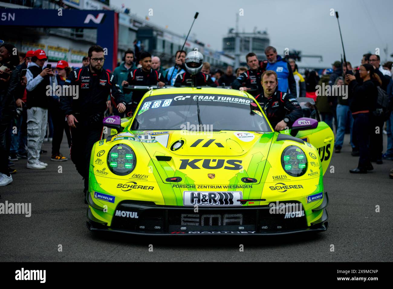 Laurens Vanthoor, Thomas Preining, Kevin Estre, Ayhancan Gueven ...