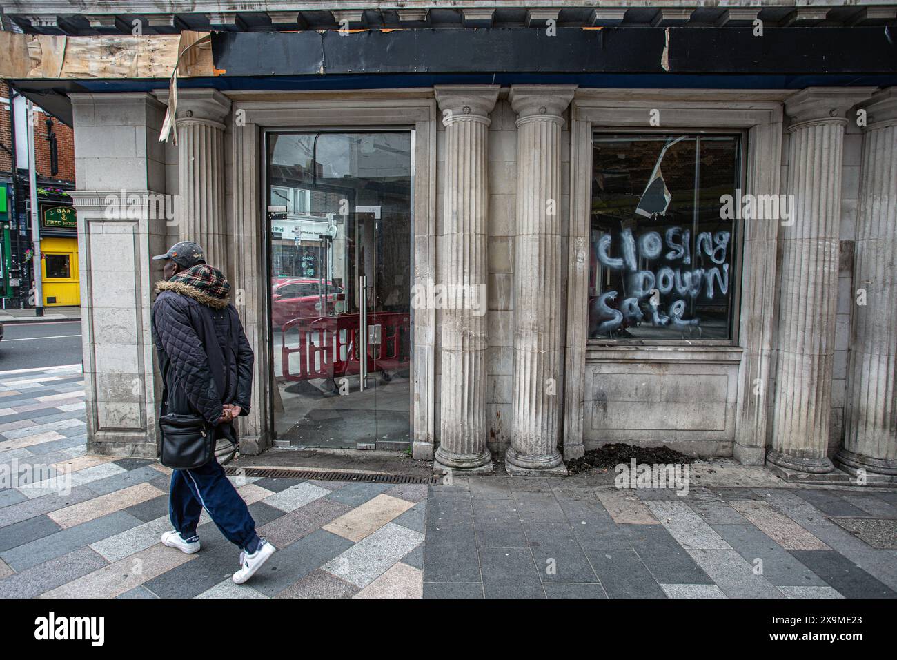 Closing down sale 2024 uk hi-res stock photography and images - Alamy
