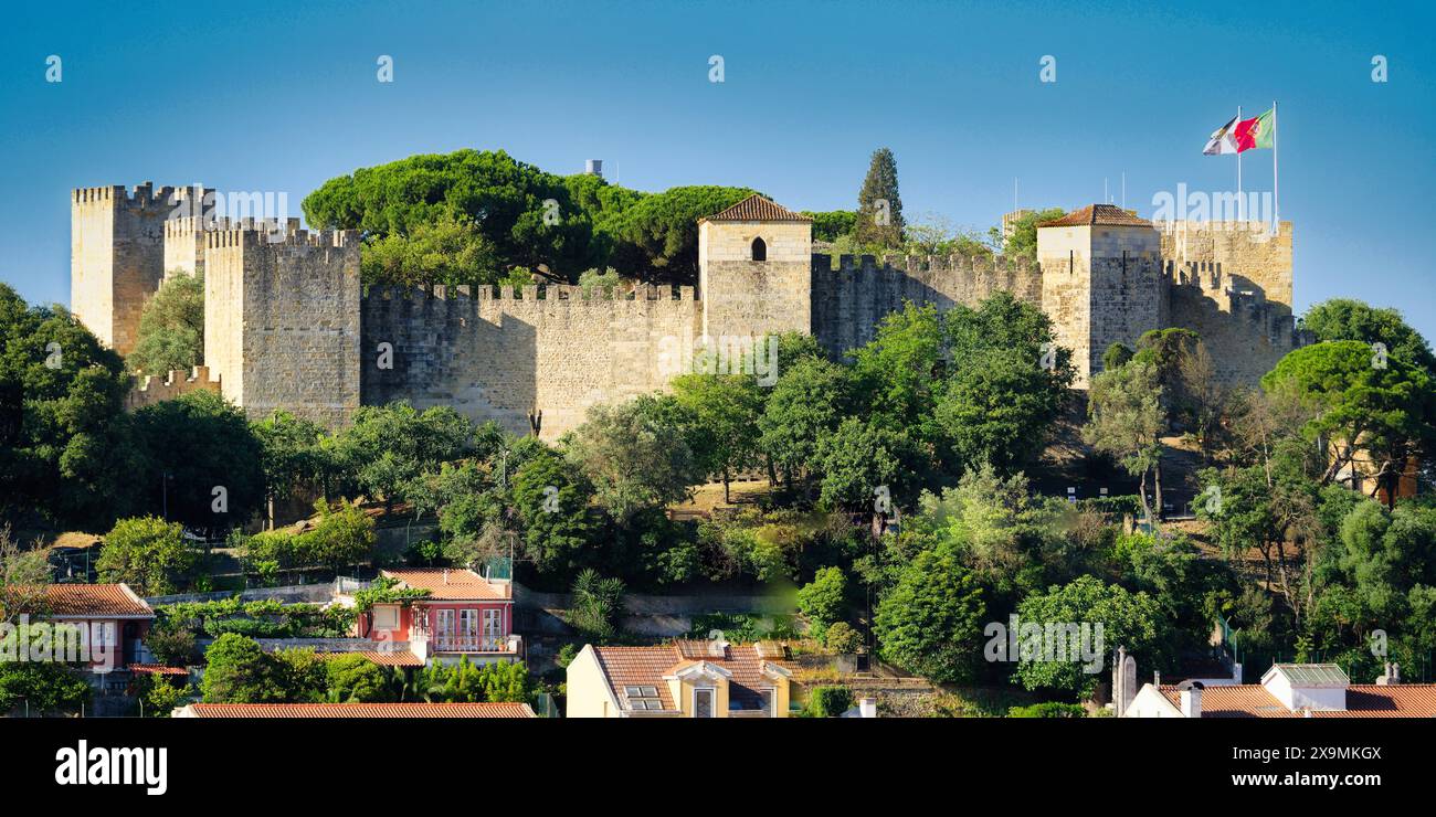 The historic Castelo de São Jorge fortress in lisbon's alfama district ...
