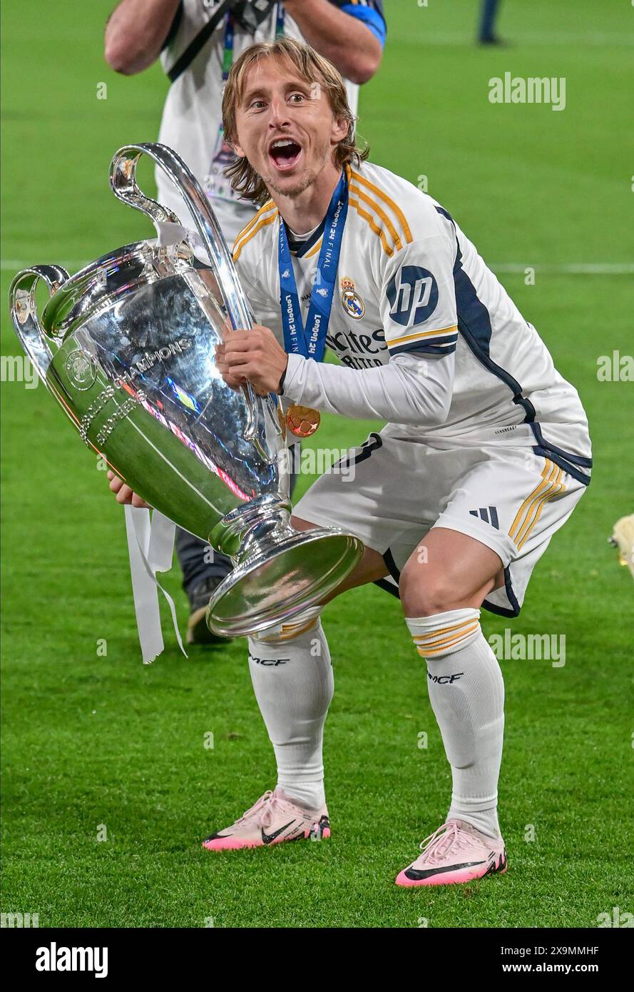Luka modric real madrid 2024 hi-res stock photography and images - Alamy