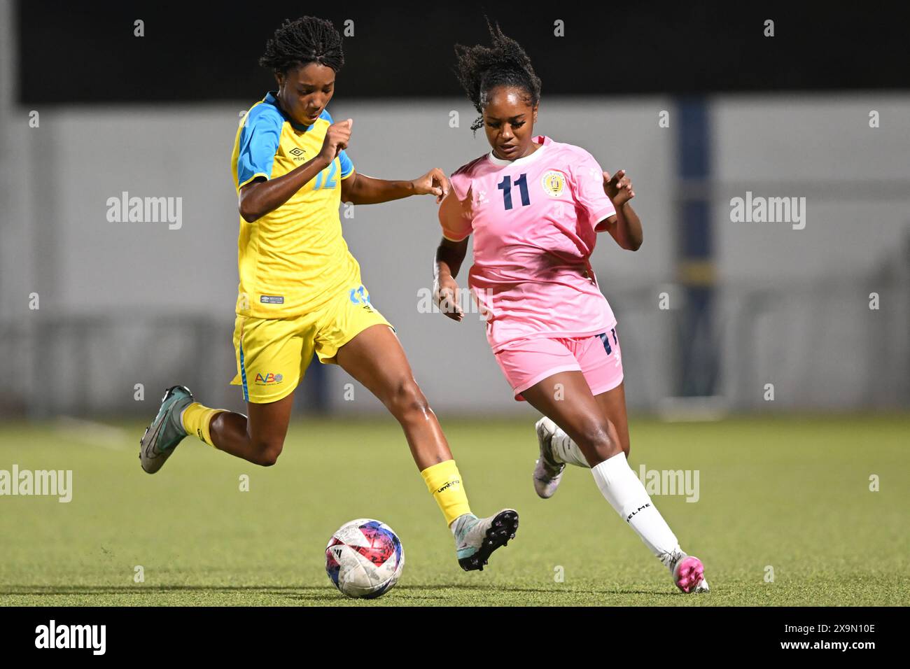 WILLEMSTAD - (l-r) Genesis Hazel of Aruba, Taisha Hansen of Curacao ...