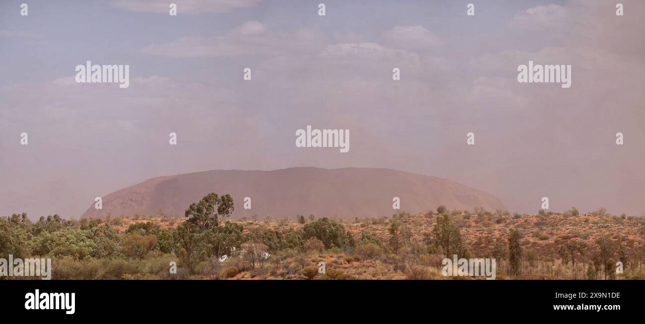Yulara nt hi-res stock photography and images - Alamy