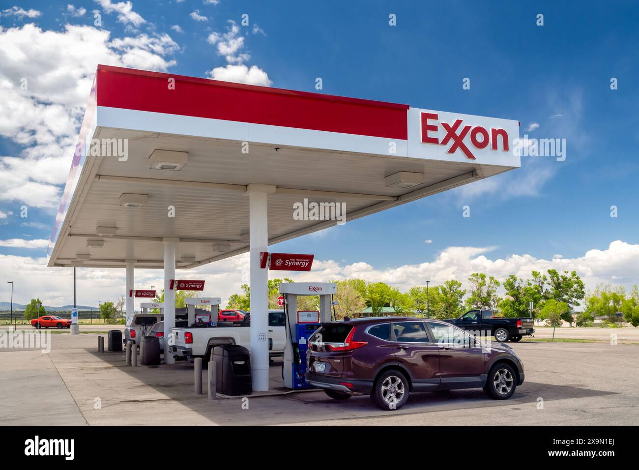 Exxon logo hi-res stock photography and images - Alamy