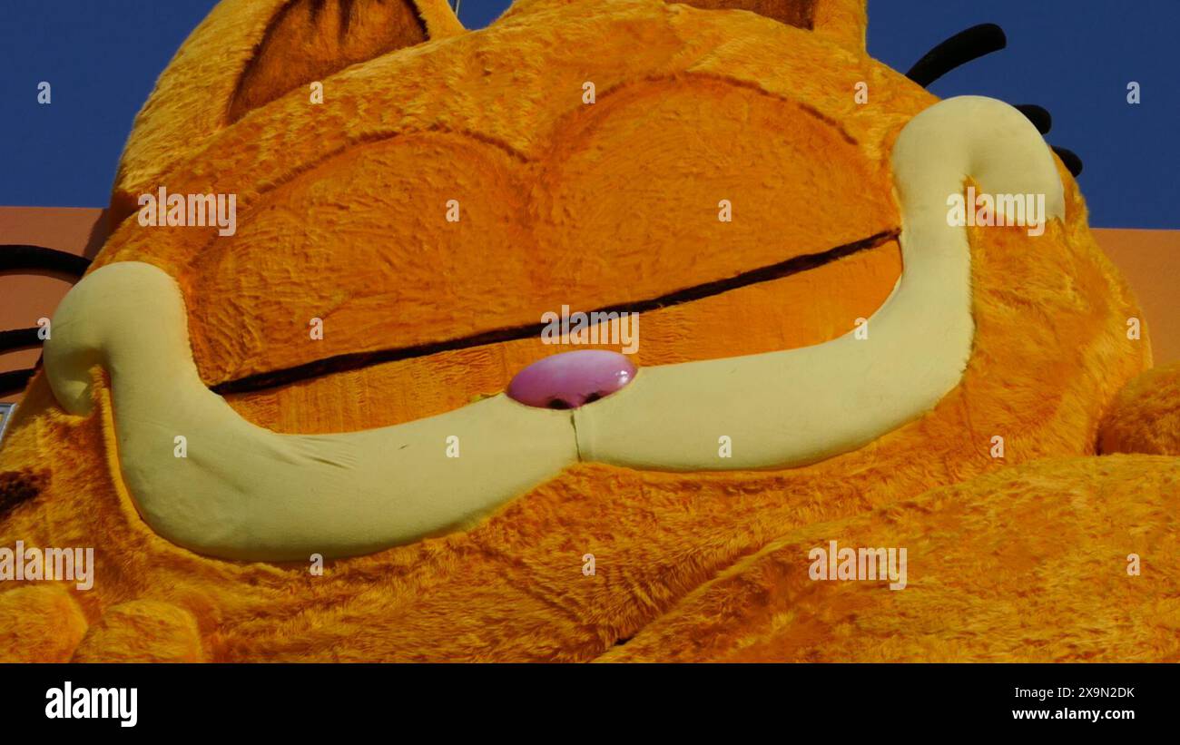 Los Angeles, California, USA 1st June 2024 The Garfield Movie Billboard with Blinking Eyes Cat ...